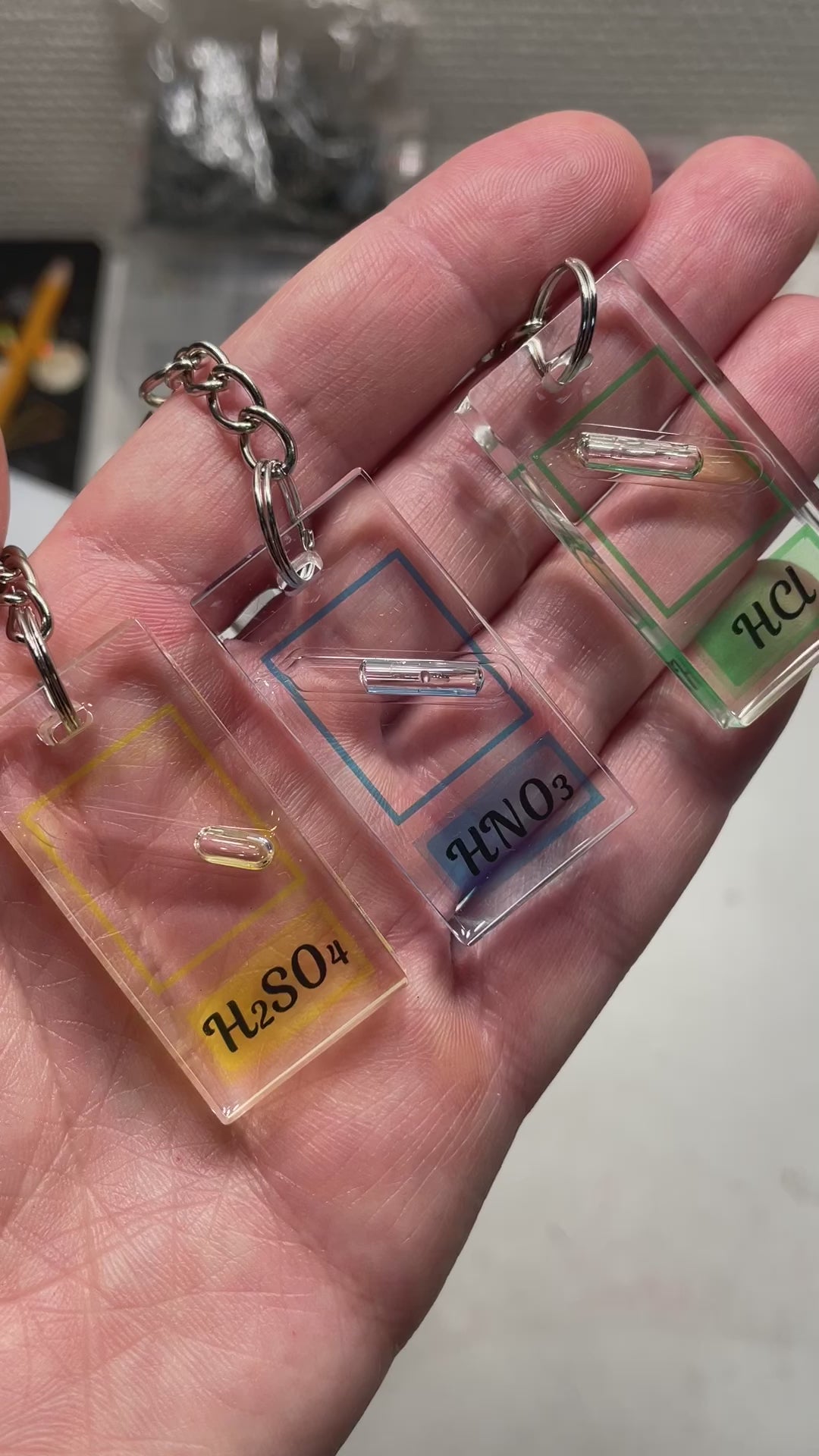 Hydrochloric acid keychain 20x40 mm, HCl. – Chemical Elements